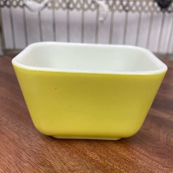 Pyrex | Kitchen | Vintage Pyrex Small Fridge Dish | Poshmark